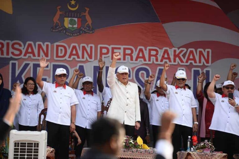 Perarakan Sambutan Hari Kemerdekaan 61 Di Melaka - MelakaCool